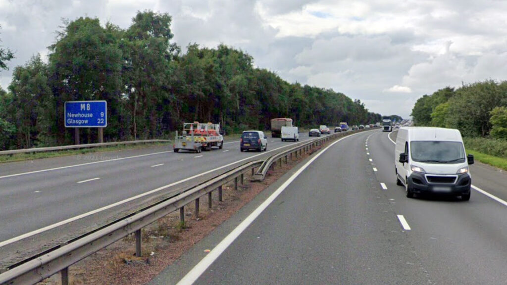RESURFACING THE EASTBOUND M8 AT JUNCTIONS 4 AND 4A - BEAR Scotland